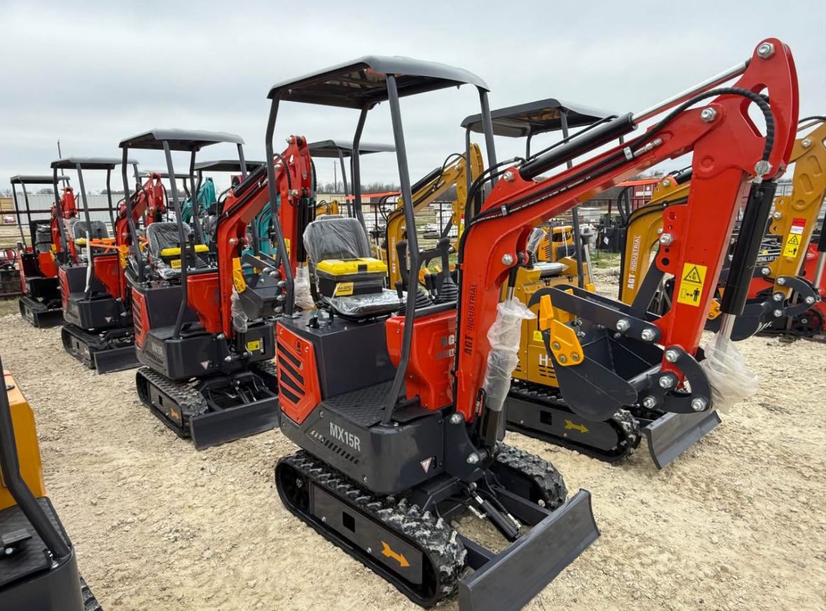 1 Ton Mini Excavator – True Pro Equipment