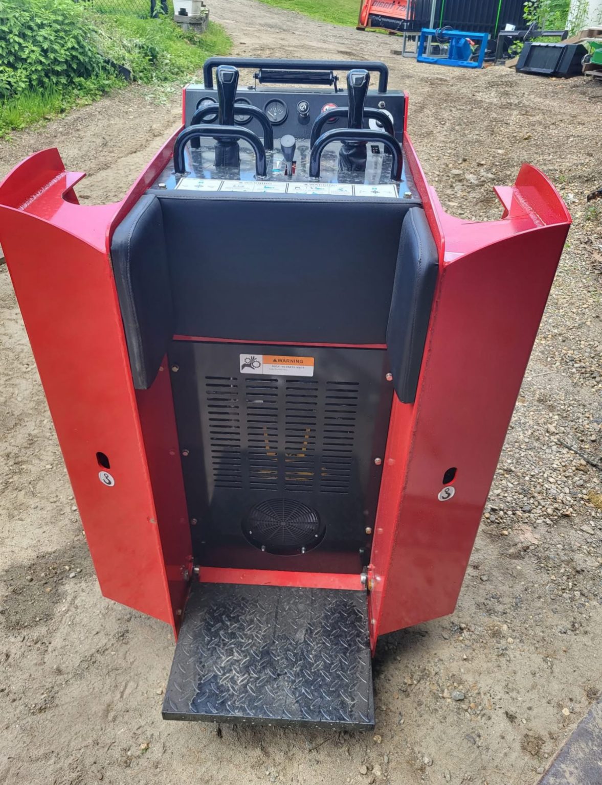 SCL 850 Mini Skidsteer – True Pro Equipment