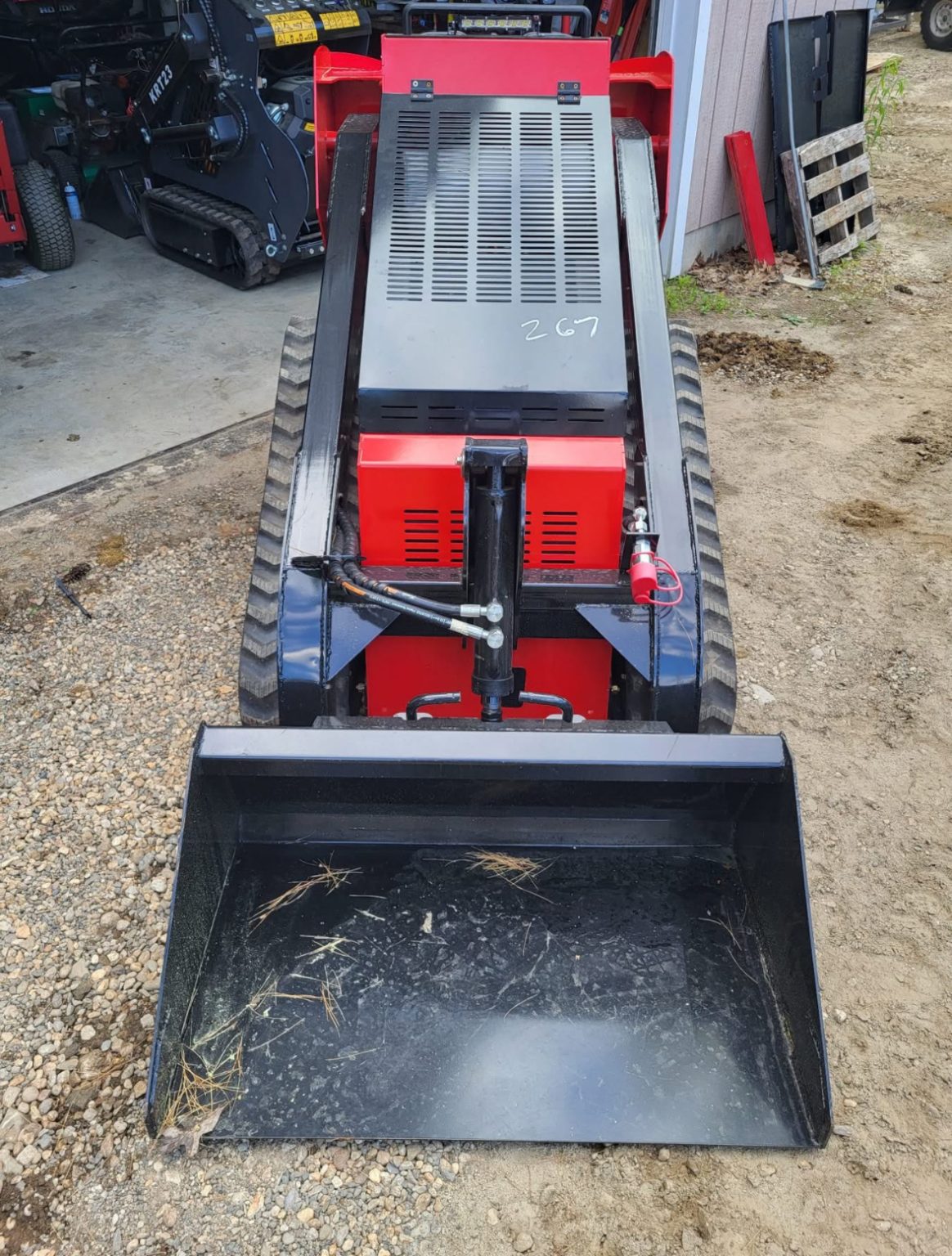 SCL 850 Mini Skidsteer – True Pro Equipment